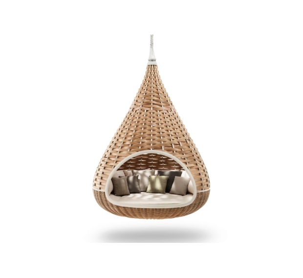 QUALITY POLY RATTAN TOWER BED