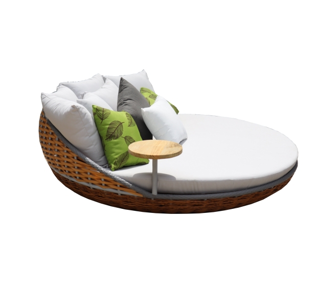QUALITY POLY RATTAN ROUND BED WITH SIDE TABLE